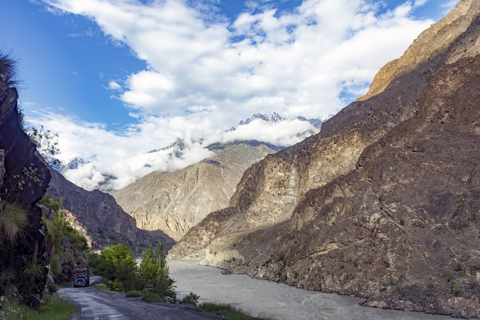 7 Great Places to Visit in Gilgit, Pakistan - Girls Who Travel