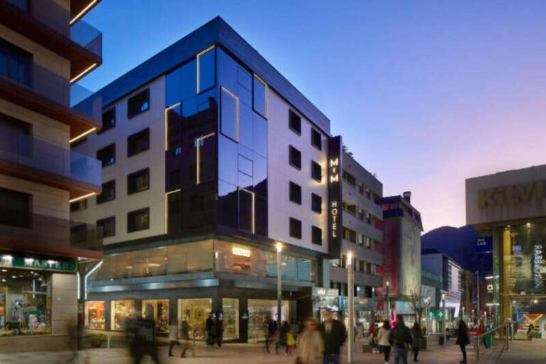 Top 10 Andorra Luxury Hotels Every Female Traveler Will Love - Girls ...