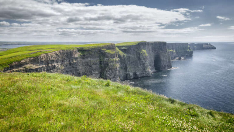 25 Famous Landmarks in Ireland For Shamrock Loving Lasses - Girls Who ...