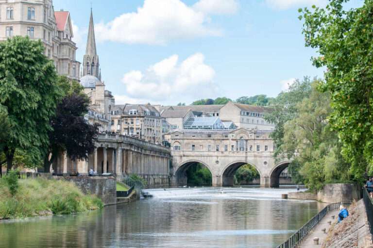 When Is The Best Time To Visit Bath, England? - Girls Who Travel