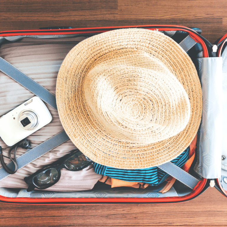 Essential Tips To Keep Your Travel Bag Organized - Girls Who Travel
